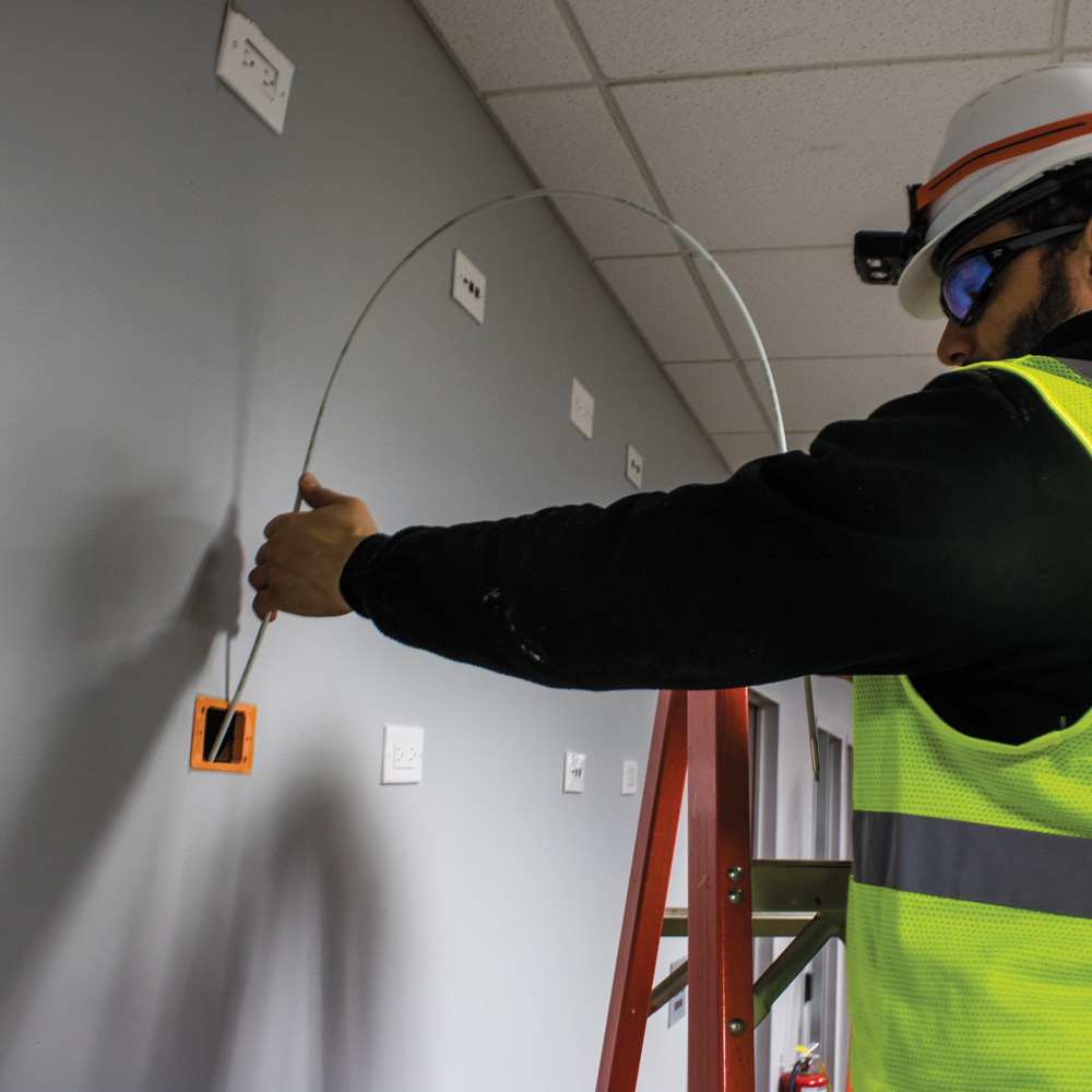 Splinter Guard™ Fish and Glow Rod Kit with Bag, 33-Foot - 56400 | Klein ...