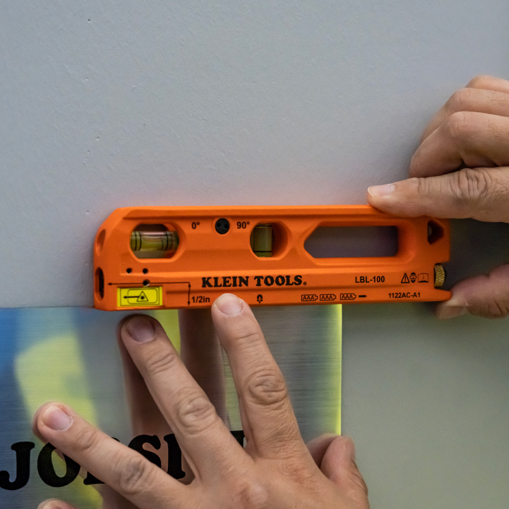 Laser Level with Bubble Vials, Magnetic - LBL100 | Klein Connection